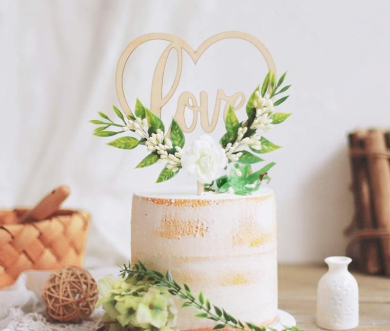 かわいい暮らしの雑貨屋さん ケーキトッパー 木製 木目調 装飾 デコレーション 飾り ウェディング 結婚式 パーティー 豪華 おしゃれ かわいい ロマンチック (LOVE)ウェディングケーキや記念日のケーキに最適なケーキトッパーです。シンプ...