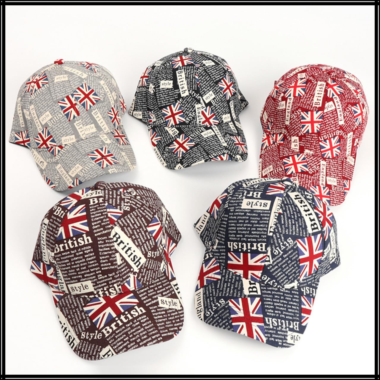 イギリスの国旗と英字のデザインが帽子全体プリントされた メンズ レディース カジュアル デザイン キャップ。。英国チックなデザインがナチュラルスタイルからカジュアルまでどんなスタイルにも合わせやすい優秀なアイテム。。男女問わずご使用いただけ...