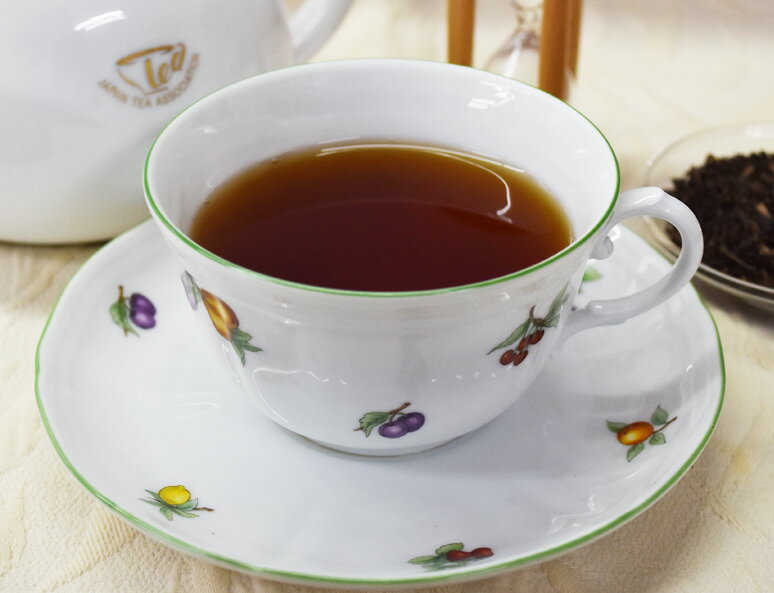 名称 紅茶 原材料 紅茶／香料 原産国 インド 内容量 500g 賞味期限 製造日より2年（商品ラベルに記載） 保存方法 高温多湿をさけて保存してください。 製造者 または販売者 株式会社セレクティー 静岡県静岡市葵区葵町49細かめの茶葉で...