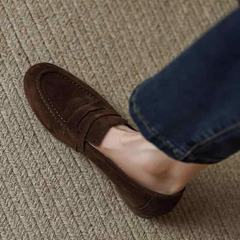 フラットシューズ レディース 秋冬 ローファー モカシン スリッポン ラウンドトゥ ぺたんこ 痛くなりにくい 履きやすい スエード調 黒 茶色 柔らかい ゴム底・流行要素: ・つま先の形状: ラウンドトゥ・靴の表面素材: 牛革（スエード）・...