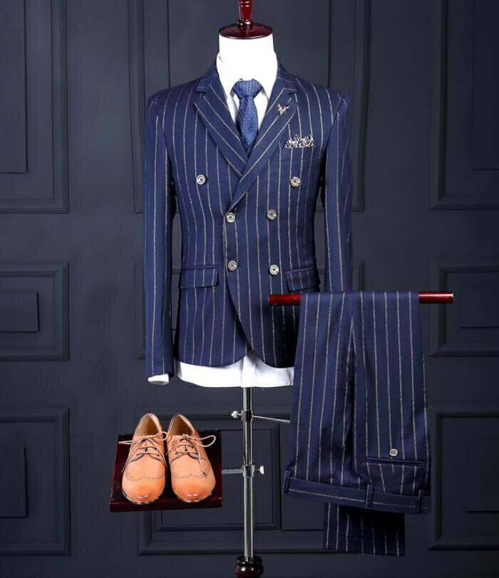 ご来店いただき、誠にありがとうございます。 ★素材：ポリエステル ★生産国：中国 ★セット内容：ジャケット＋ベスト＋パンツの3点セット 伸縮性：なし 生地厚さ：普通 柔らかさ：普通 透け感：なし 付属品：なし ★カラー：紺色 ※お客様ご使用...