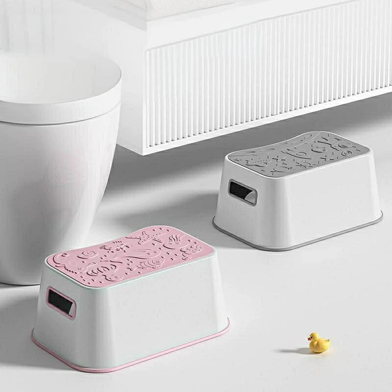 【商品コード】：y557921 【素材】：PP 【カラー】：A B C D E F 【サイズ】：F（16*26*37.2cm） 関連キーワード：トイレ 踏み台 子供 トイレ 足置台 キッズ 洋式 お通じ解消 トイレ踏み台 トイレ補助 踏ん張...