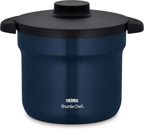 ◆商品名：サーモス 真空保温調理器 シャトルシェフ 4.3L (4~6人用) ネイビー セラプロテクトコート KBJ-4502 NVY調理鍋は高い硬度と傷つきにくさが特長の「セラプロテクトコート」採用火からおろして余熱で煮込む保温調理後、そ...
