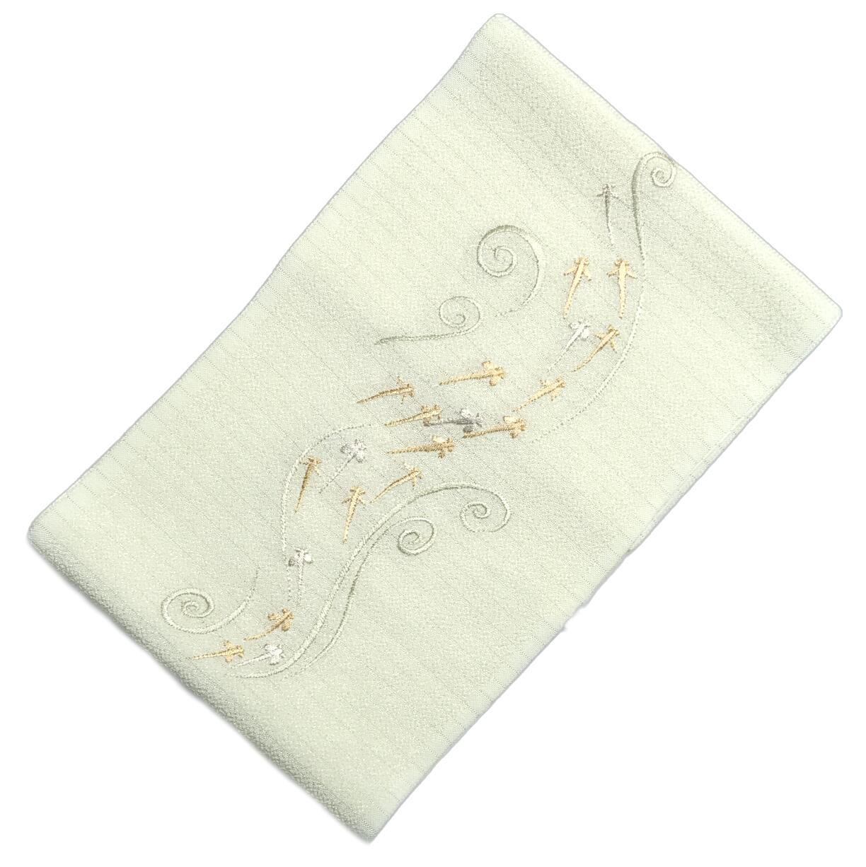 　　素材 本体素材：ポリエステル100％ 着用時期 絽の時期にご利用頂ける 刺繍半襟となります。 入学式・卒業式・振り袖・結婚式 お茶会カジュアル系統に おすすめの品物です。 関連商品 ネットショップ最大級センダイヤの 和装小物コーナー 備...