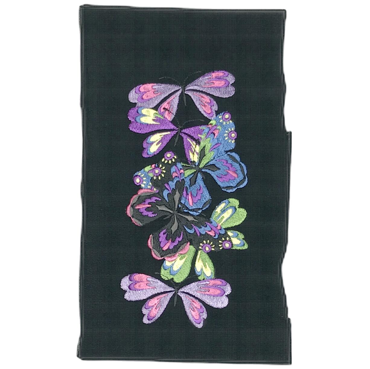 　　素材 生地：絹100％ 刺繍糸：レーヨン100％ 着用時期 袷の時期にご利用頂ける 半襟となります。 訪問着・附下げ・色無地・小紋・紬・ カジュアル系統に おすすめの品物です。 関連商品 ネットショップ最大級センダイヤの 和装小物コーナ...