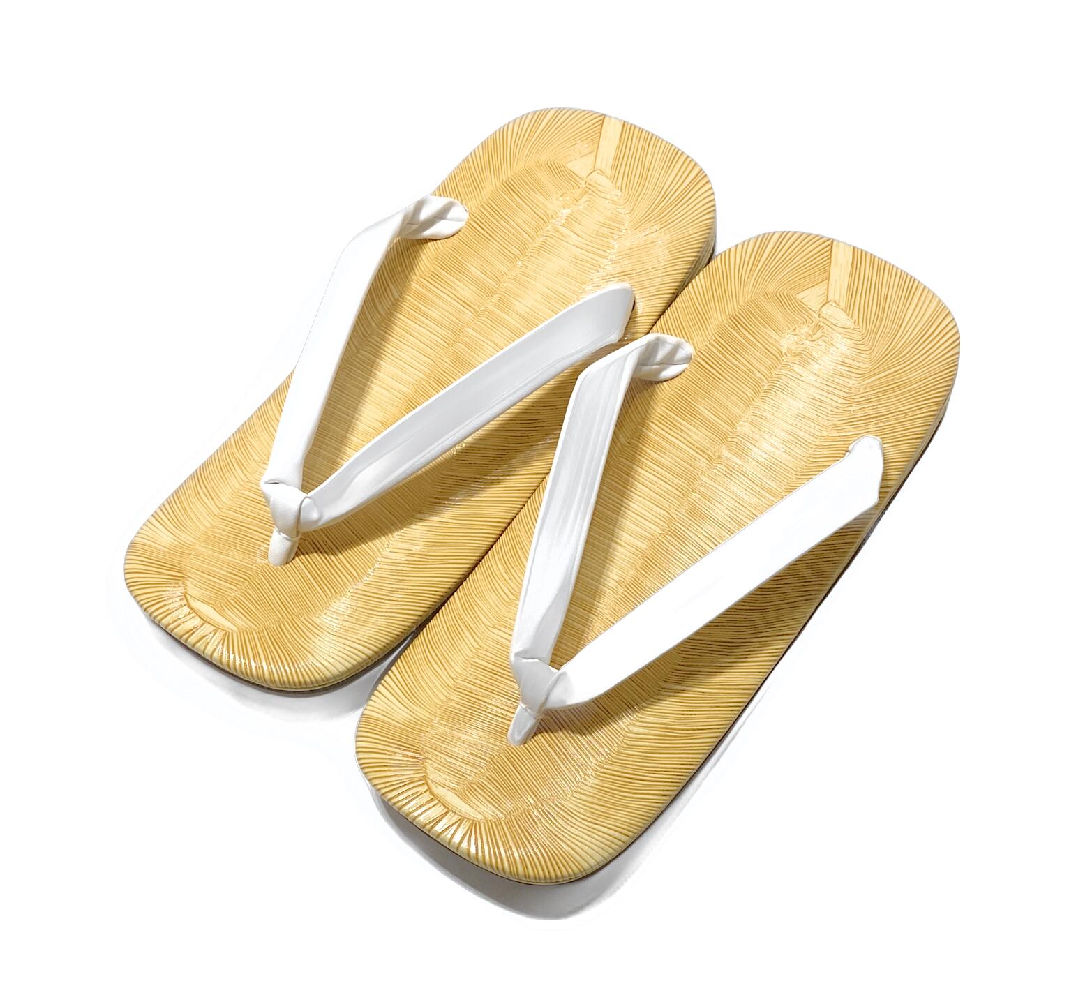 　　　　 商品説明 白鼻緒の男物雪駄です。 成人式・結婚式にオススメの品物です。 表はい草風のビニールで 底裏は本側の品物です。 落ち着いた佇まいが魅力の 男物白鼻緒雪駄です。 白鼻緒のすっきりとした印象が 着物や浴衣、作務衣など 幅広い和...