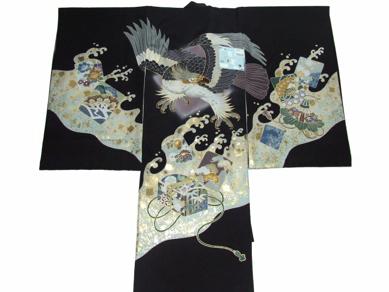 男児お宮参りの 着物で御座います。 サイズ 身丈　約98cm、袖丈　約56cm、 裄丈　約46cm ※初着サイズは、すべて同じです。 　　仕立て上がりで1cmから2cm程の 　誤差が　　ある場合がございます。 画像一枚目・二枚目が 背中部分...