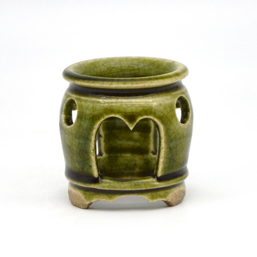 初心者 の方の練習 お稽古 向けから、本格的な 茶事 茶会 での お道具 まで、幅広く取り扱っております。 ホテル 料亭 旅館 等の業務用の茶道具の販売も承ります。 表千家 裏千家 武者小路千家 など流派によりお使いいただけるかどうかは お...