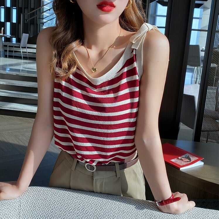 暑い夏に涼しく着られるノースリーブのサマーニット。ゆるっとしたサイズ感が可愛い。「カラー」レッド、ブルー、アプリコット、ブラック、グリーン、ホワイト(cm)S /肩幅75-85/着丈56M /肩幅85-90/着丈57L /肩幅90-95/着...