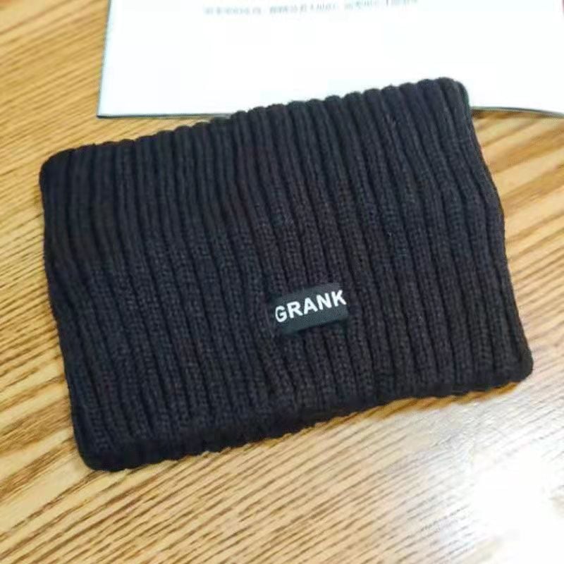 シンプルな形でありながらさり気なくワンポイントの入ったおしゃれなヘアバンドです。収縮性に優れた生地を使っているため快適に使用することができます。＜カラー＞ブラックホワイトブラウンベージュブルーからしオレンジ＜サイズ＞フリーサイズ※サイズは2...