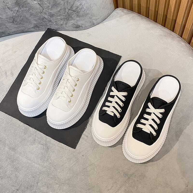 カジュアルコーデにぴったりな厚底スリッポン。楽ちんなのにスタイルアップが叶う優秀アイテムです。「カラー」ホワイト、ブラック 22.5cm 23cm 23.5cm 24cm 24.5cm 25cm※サイズは2-3センチの誤差がある場合がありま...