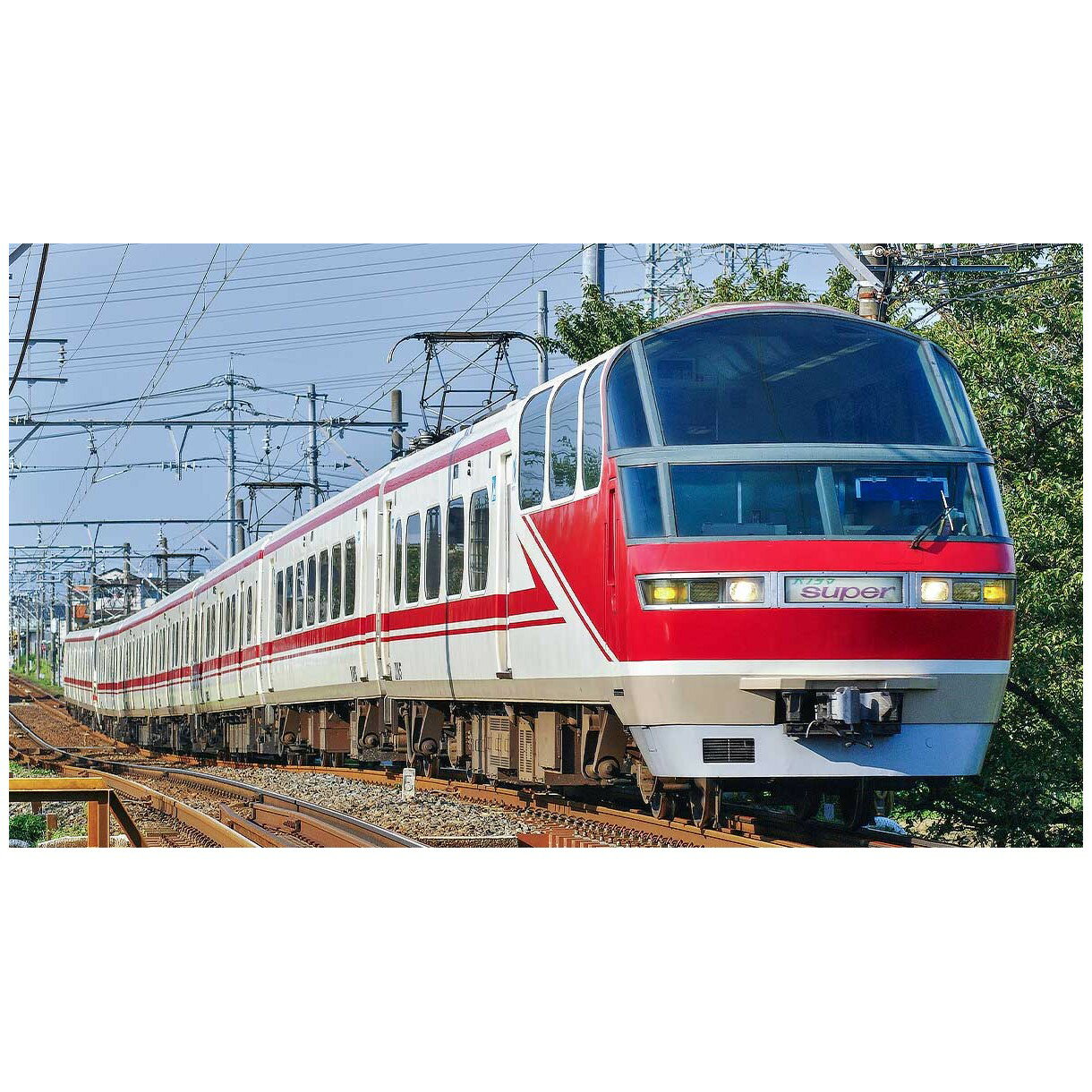 1000系は1988年にデビューした特急専用車「パノラマsuper」4両編成車両で、全車特別車で運用されていましたが、1991年に2両ずつを分割し、これに3扉の一般車1200系4両を加え、一部特別車の6両編成が登場しました。これにより閑散時...