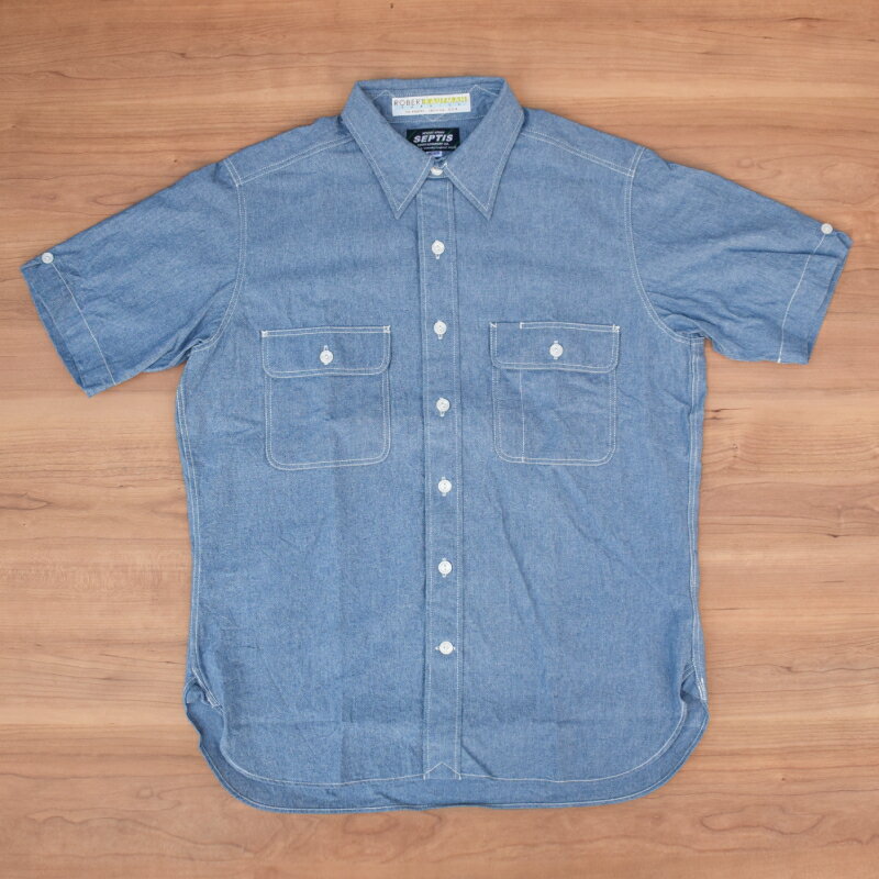 アイテム SEPTIS ORIGINALでワークシャツ。 カリフォルニアの老舗生地メーカー、ROBERT KAUFMAN(ロバートカフマン)のシャンブレー生地を使用しております。 ワークタイプらしく、ボタンにキャッツアイ（猫目）ボタンを採用...