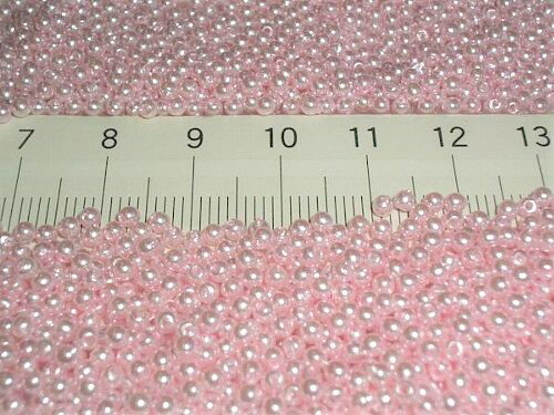 アピール抜群、集魚アップ、パールビーズ。 パール系の輝きで釣果アップ間違いなし！！ チモト夜光塗りや発光玉ソフトなどと組み合わせると、さらに効果を発揮。 使い方は簡単、鈎を結んだハリスにビーズを通し、モトスに連結するだけ。 外径サイズ／内径...