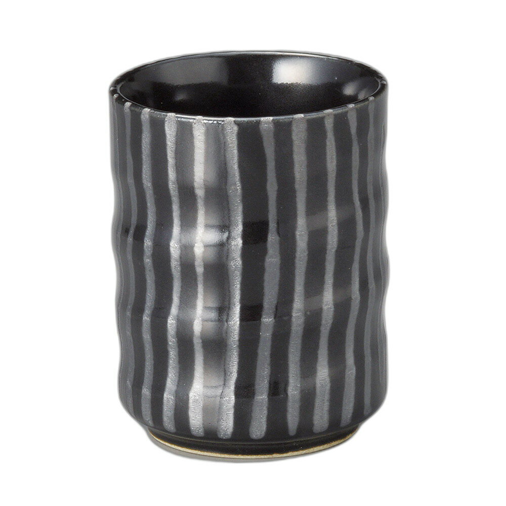 [商品名]　黒天目銀十草湯呑[素材]　陶磁器[寸法]　5.8×7.7cmお店からご自宅まで、季節を問わず、様々なシーンでご利用いただける商品です。[ 5.8×7.7cm ] 陶磁器 一部の商品はメーカーよりお取り寄せとなりますので、納期が前...