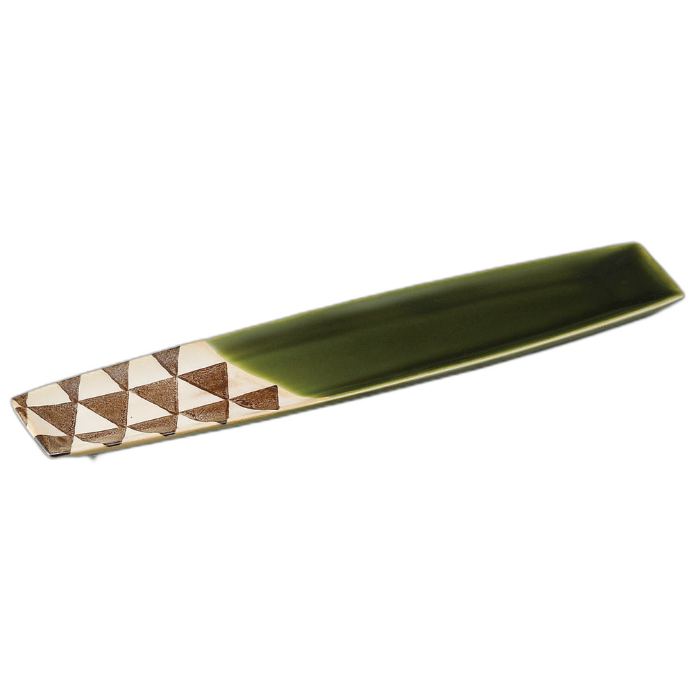 [商品名]　戦国織部付出皿[素材]　陶磁器[寸法]　28.9×6.6×1.2cmお店からご自宅まで、季節を問わず、様々なシーンでご利用いただける商品です。[ 28.9×6.6×1.2cm ] 陶磁器 一部の商品はメーカーよりお取り寄せとなり...