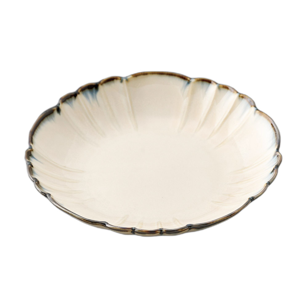 [商品名]　藁灰オフケ花渕皿[素材]　陶磁器[寸法]　16.5×3cmお店からご自宅まで、季節を問わず、様々なシーンでご利用いただける商品です。[ 16.5×3cm ] 陶磁器 一部の商品はメーカーよりお取り寄せとなりますので、納期が前後す...