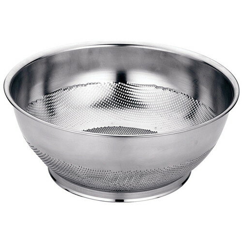 [商品名]　UK 18-8パンチング巾広浅型ざる 65cm[素材]　18-8ステンレス[寸法]　外径:675 x H220mm [パンチングシリーズの特長]ほつれがなく針金が折れて、食品に混入する心配がない。カスがつまりにくく、水だけで汚れ...
