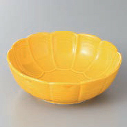 [商品名]　黄菊形カゴメ鉢[素材]　陶磁器[寸法]　[ 14 x 4.7cm ]お店からご自宅まで、季節を問わず、様々なシーンでご利用いただける商品です。[ 14 x 4.7cm ] 陶磁器 日本製 一部の商品はメーカーよりお取り寄せとなり...