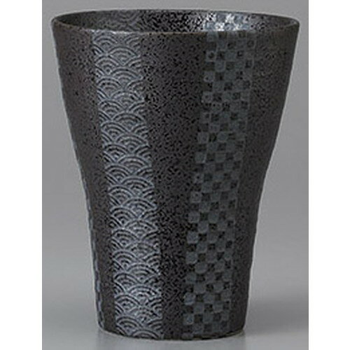 [商品名]　銀彩(黒)焼酎カップ[素材]　陶磁器[寸法]　[ 9.2 x 11.8cm 420cc ]お店からご自宅まで、季節を問わず、様々なシーンでご利用いただける商品です。[ 9.2 x 11.8cm 420cc ] 陶磁器 日本製 一...