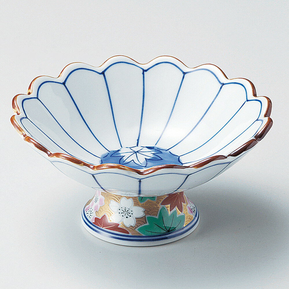 [商品名]　菊割春秋高台4.3小鉢[素材]　磁器[寸法]　φ13 x 6.2cmお店からご自宅まで、季節を問わず、様々なシーンでご利用いただける商品です。[ φ13 x 6.2cm ] 磁器 日本製 一部の商品はメーカーよりお取り寄せとなり...