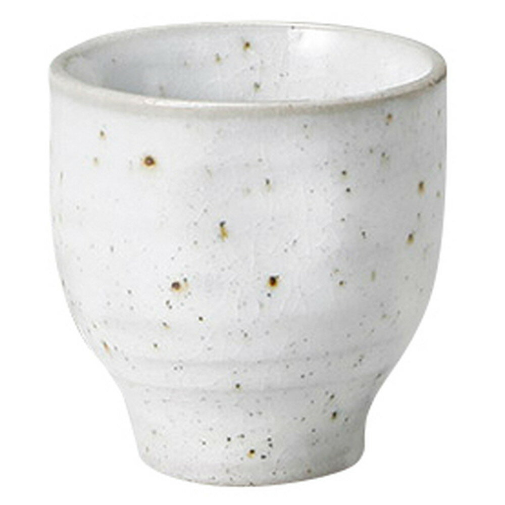 [商品名]　粉引青磁片口冷酒ぐい呑[素材]　陶器[寸法]　φ6 x 6.2cm(83cc)[産地]　日本※容量(cc)は目一杯入れたときの目安です。商品によっては手造りのため、写真と色・かたちが若干異なることがございます。一般に陶磁器のサイ...