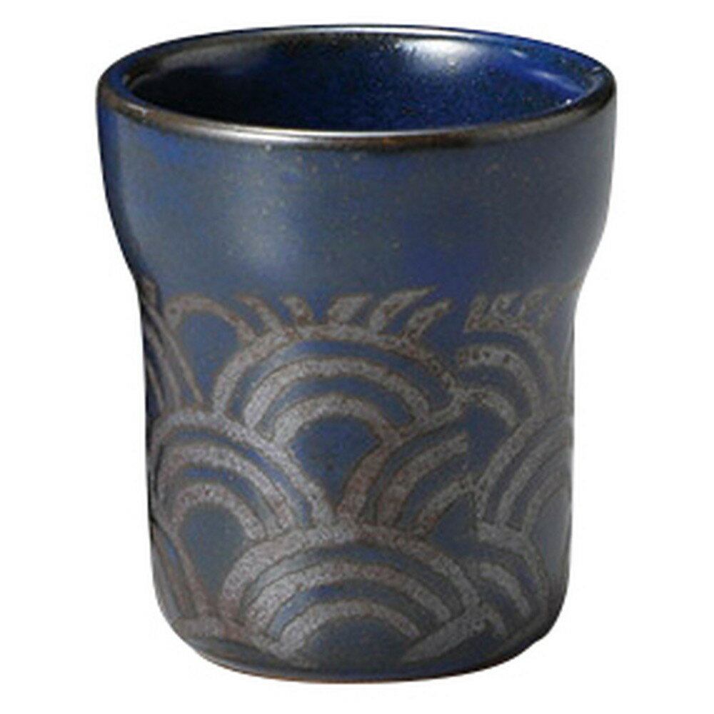 [商品名]　青海波冷酒ぐい呑[素材]　陶器[寸法]　φ5.5 x 6.5cm(83cc)[産地]　日本※容量(cc)は目一杯入れたときの目安です。商品によっては手造りのため、写真と色・かたちが若干異なることがございます。一般に陶磁器のサイズ...