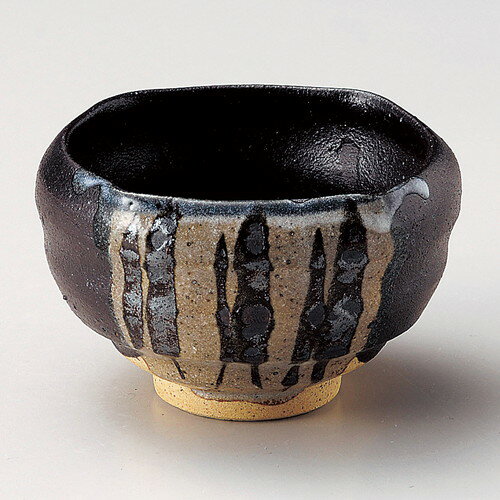 [商品名]　黒織部括り手四方押[素材]　陶器[寸法]　φ9.5 x 6cmお店からご自宅まで、季節を問わず、様々なシーンでご利用いただける商品です。[ φ9.5 x 6cm ] 陶器 日本製 一部の商品はメーカーよりお取り寄せとなりますので...