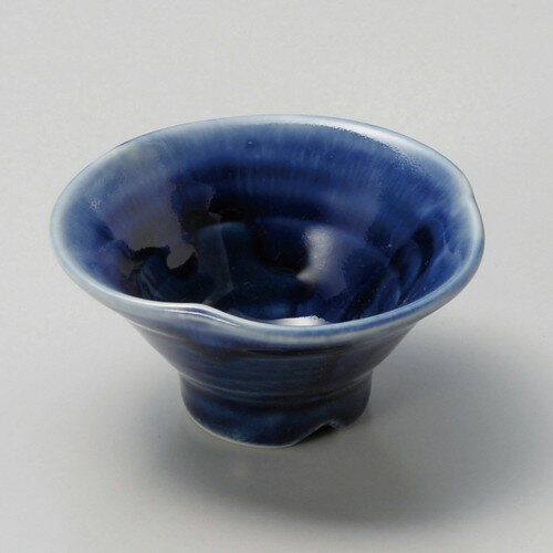 [商品名]　紺ルリ三つ押小付[素材]　磁器[寸法]　φ9 x 4.5cmお店からご自宅まで、季節を問わず、様々なシーンでご利用いただける商品です。[ φ9 x 4.5cm ] 磁器 日本製 一部の商品はメーカーよりお取り寄せとなりますので、...