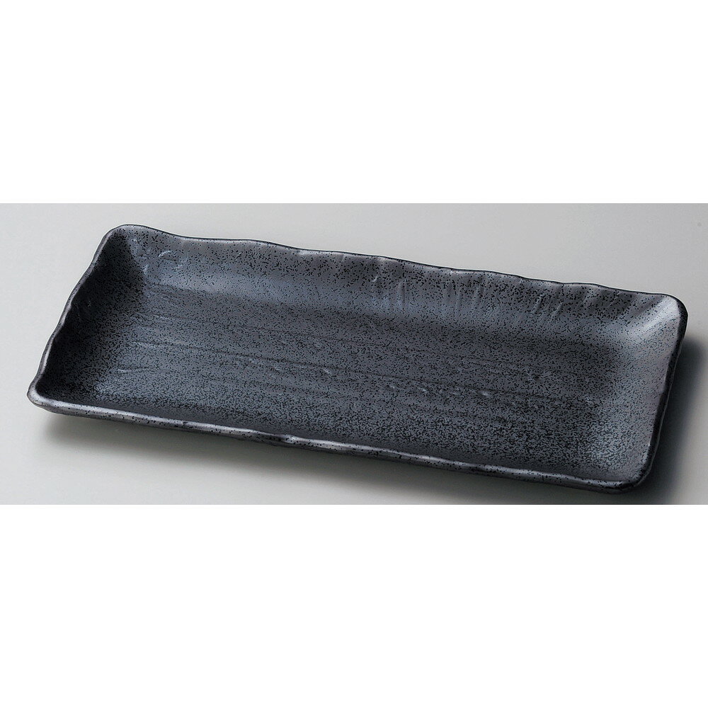 [商品名]　南蛮ほっけ皿[素材]　磁器[寸法]　33 x 16.5 x 2.4cmお店からご自宅まで、季節を問わず、様々なシーンでご利用いただける商品です。[ 33 x 16.5 x 2.4cm ] 磁器 日本製 一部の商品はメーカーよりお...