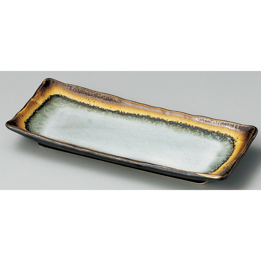 [商品名]　アカネサンマ皿[素材]　磁器[寸法]　28.8 x 12.8 x 3.6cmお店からご自宅まで、季節を問わず、様々なシーンでご利用いただける商品です。[ 28.8 x 12.8 x 3.6cm ] 磁器 日本製 一部の商品はメー...