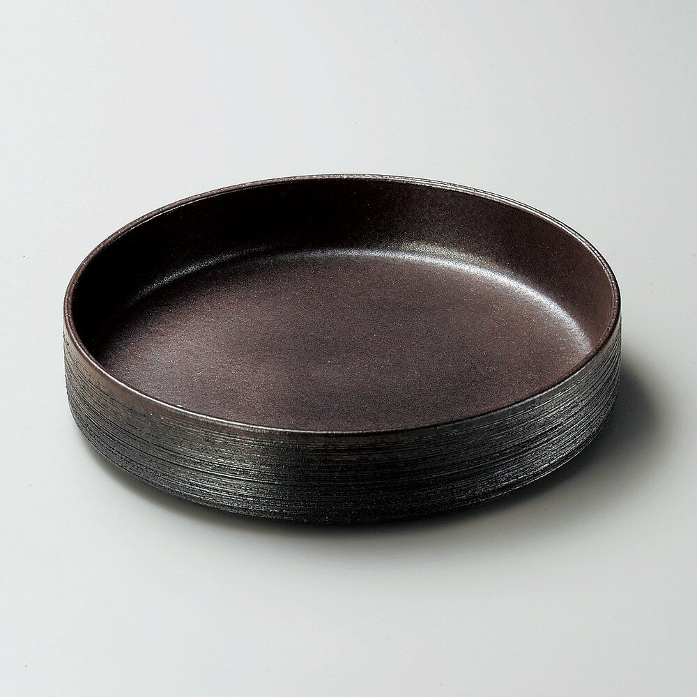 [商品名]　銀吹外クシメ21cm鉢[素材]　陶器[寸法]　φ21.2 x 4.5cmお店からご自宅まで、季節を問わず、様々なシーンでご利用いただける商品です。[ φ21.2 x 4.5cm ] 陶器 日本製 一部の商品はメーカーよりお取り寄...