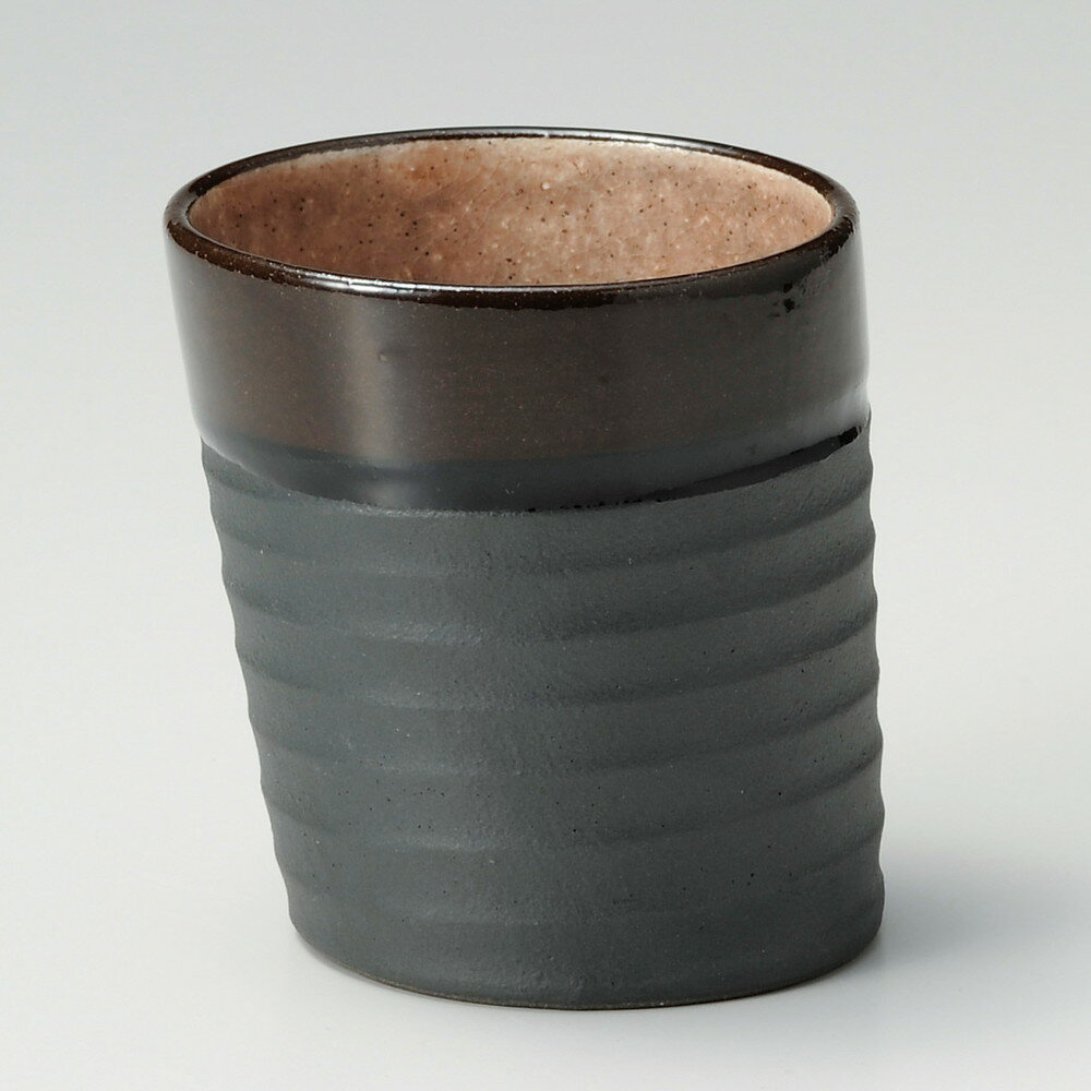 [商品名]　ヨリソウ(薄紅)ロックカップ[素材]　陶器[寸法]　φ8.1 x 10.8cm 300ccお店からご自宅まで、季節を問わず、様々なシーンでご利用いただける商品です。[ φ8.1 x 10.8cm 300cc ] 陶器 日本製 一...