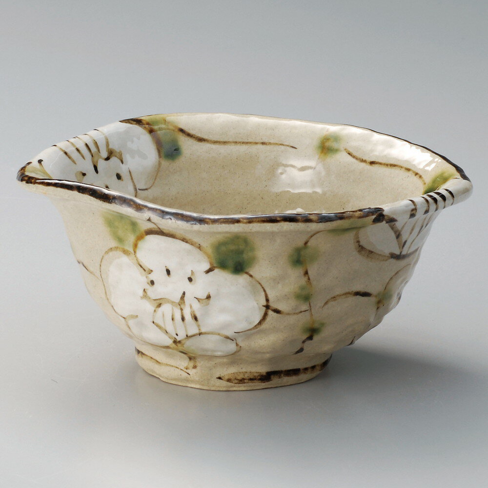 [商品名]　山茶花変型6.0丼[素材]　陶器[寸法]　[ 18.4 x 17.2 x 9.3cm ]お店からご自宅まで、季節を問わず、様々なシーンでご利用いただける商品です。[ 18.4 x 17.2 x 9.3cm ] 陶器 日本製 一部...