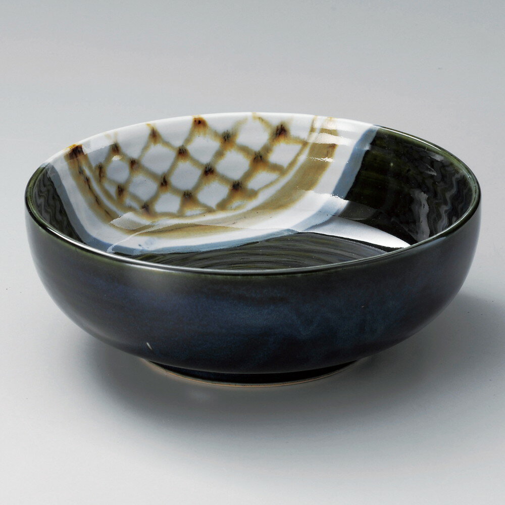 [商品名]　手筋織部7.0ボール[素材]　磁器[寸法]　[ φ22 x 8cm ]お店からご自宅まで、季節を問わず、様々なシーンでご利用いただける商品です。[ φ22 x 8cm ] 磁器 日本製 一部の商品はメーカーよりお取り寄せとなりま...