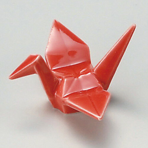 [商品名]　折り鶴箸置(赤)[素材]　磁器[寸法]　[ 6 x 5 x 3.8cm ]お店からご自宅まで、季節を問わず、様々なシーンでご利用いただける商品です。[ 6 x 5 x 3.8cm ] 磁器 日本製 一部の商品はメーカーよりお取り...