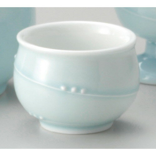 [商品名]　水青磁うず一珍反グイ呑[素材]　磁器[寸法]　[ φ5 x 3.8cm ]お店からご自宅まで、季節を問わず、様々なシーンでご利用いただける商品です。[ φ5 x 3.8cm ] 磁器 日本製 一部の商品はメーカーよりお取り寄せと...