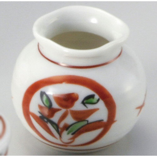 [商品名]　丸紋赤絵楊子入[素材]　磁器[寸法]　[ 4.2 x 5cm ]お店からご自宅まで、季節を問わず、様々なシーンでご利用いただける商品です。[ 4.2 x 5cm ] 磁器 日本製 一部の商品はメーカーよりお取り寄せとなりますので...