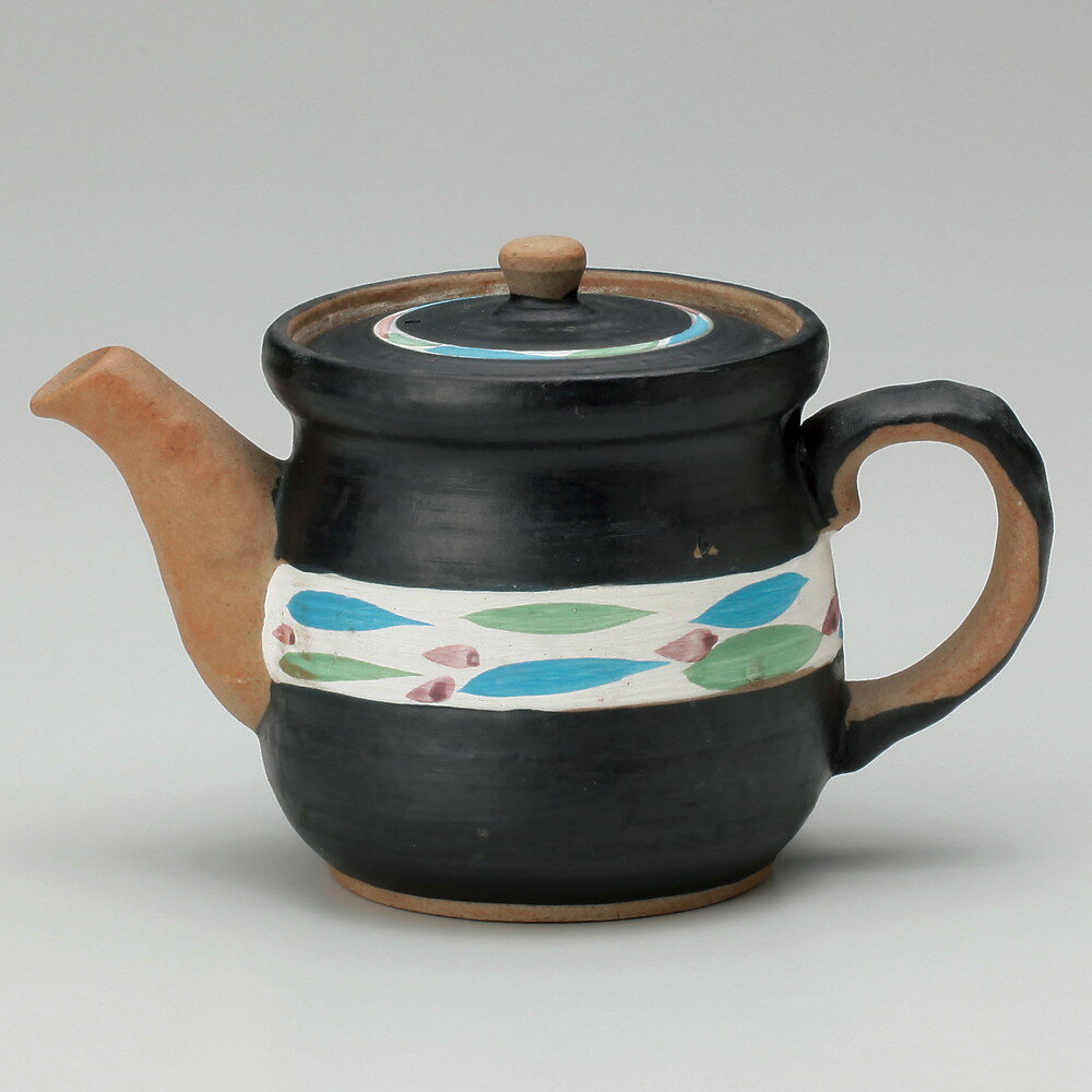 [商品名]　清流黒ポット(小)(アミ付)[素材]　陶器[寸法]　[ 330cc ]お店からご自宅まで、季節を問わず、様々なシーンでご利用いただける商品です。[ 330cc ] 陶器 日本製 一部の商品はメーカーよりお取り寄せとなりますので、...