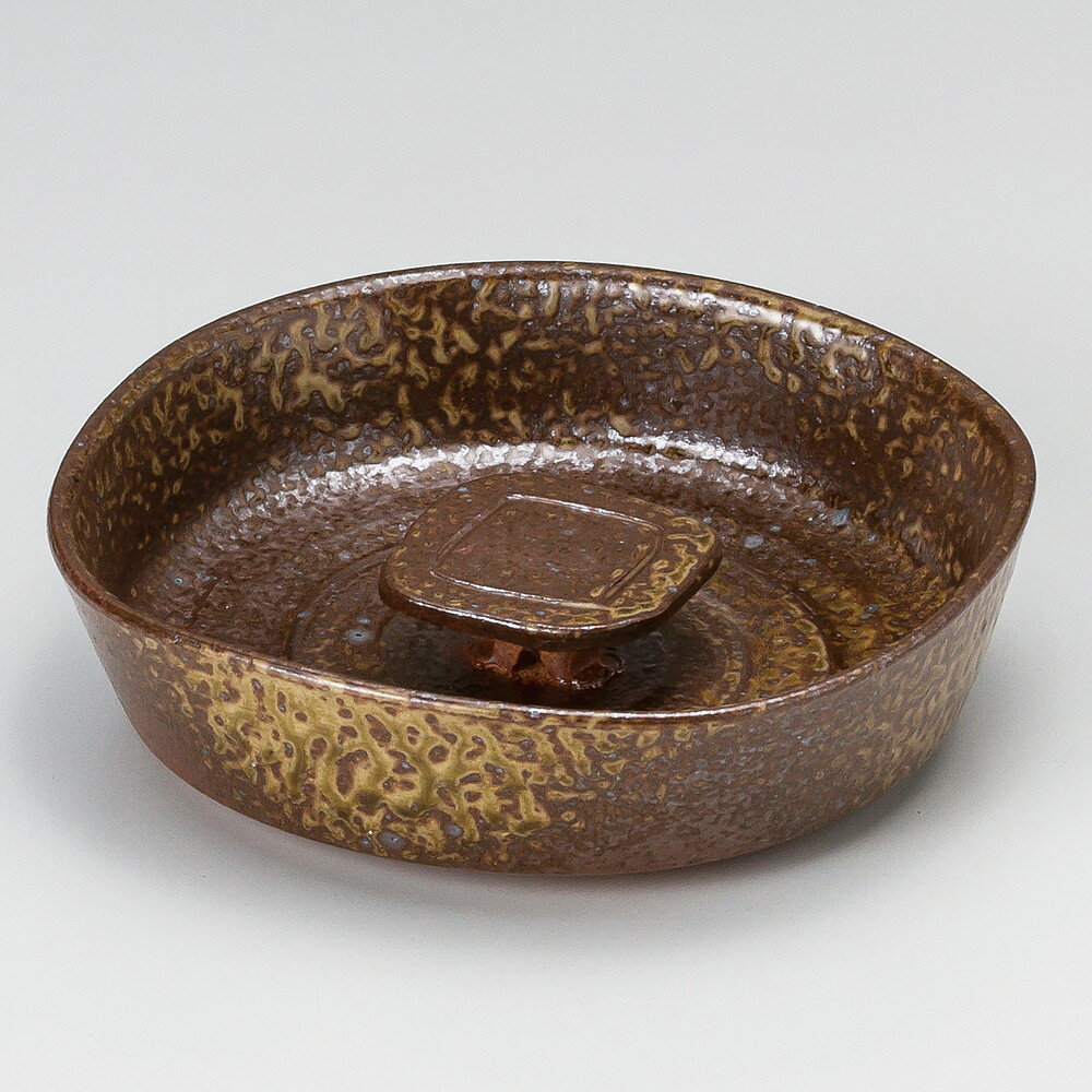 [商品名]　備前風撫角6寸灰皿[素材]　陶器[寸法]　[ φ18 x 5cm ]お店からご自宅まで、季節を問わず、様々なシーンでご利用いただける商品です。[ φ18 x 5cm ] 陶器 日本製 一部の商品はメーカーよりお取り寄せとなります...