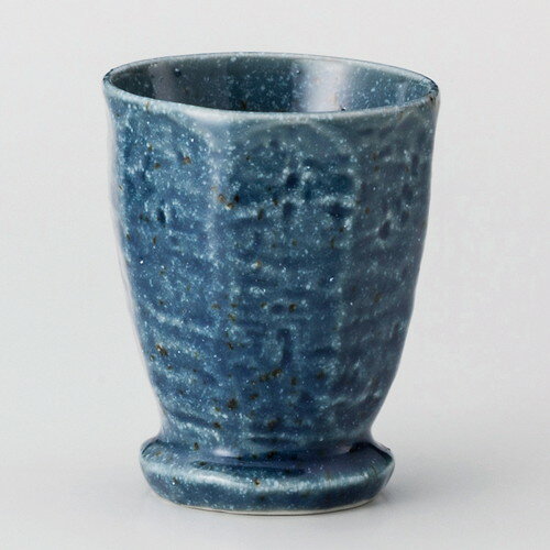 [商品名]　ブルー削り湯呑[素材]　磁器[寸法]　[ φ7 x 8.5cm 170cc ]お店からご自宅まで、季節を問わず、様々なシーンでご利用いただける商品です。[ φ7 x 8.5cm 170cc ] 磁器 日本製 一部の商品はメーカー...