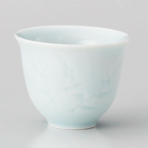 [商品名]　青磁つゆ草反煎茶[素材]　磁器[寸法]　[ φ7.5 x 6cm 130cc ]お店からご自宅まで、季節を問わず、様々なシーンでご利用いただける商品です。[ φ7.5 x 6cm 130cc ] 磁器 日本製 一部の商品はメーカ...