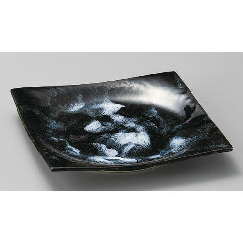 [商品名]　浮雲5.5正角皿[素材]　陶磁器[寸法]　[ 173 x 173 x 28mm ] お店からご自宅まで、季節を問わず、様々なシーンでご利用いただける商品です。[ 173 x 173 x 28mm ]メーカーからの取り寄せ商品の為...