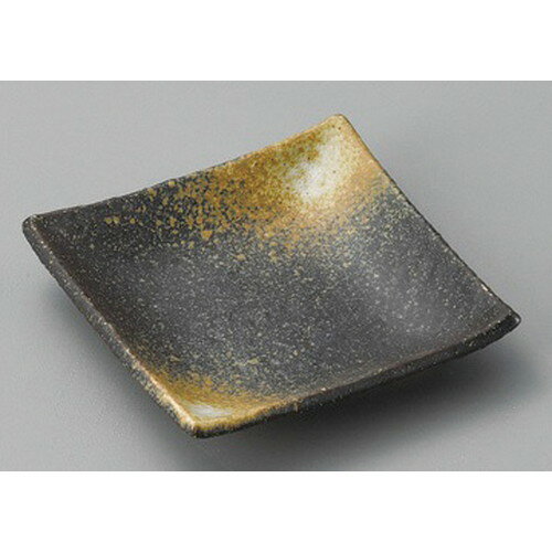 [商品名]　黒備前10cm正角皿[素材]　陶磁器[寸法]　[ 97 x 97 x 15mm ] お店からご自宅まで、季節を問わず、様々なシーンでご利用いただける商品です。[ 97 x 97 x 15mm ]メーカーからの取り寄せ商品の為、納...
