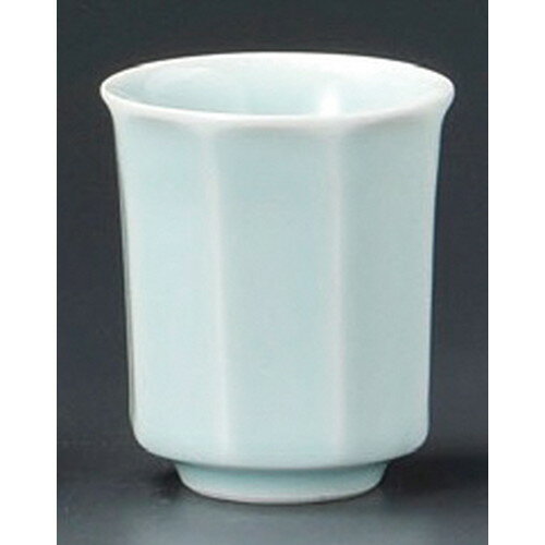 [商品名]　青磁面取湯呑[素材]　陶磁器[寸法]　[ 76 x 82mm ] お店からご自宅まで、季節を問わず、様々なシーンでご利用いただける商品です。[ 76 x 82mm ]メーカーからの取り寄せ商品の為、納期まで1週間前後かかります。...