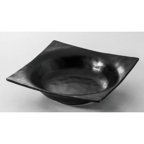[商品名]　黒唐津角盛鉢（大）[素材]　陶磁器[寸法]　[ 221 x 221 x 52mm ] お店からご自宅まで、季節を問わず、様々なシーンでご利用いただける商品です。[ 221 x 221 x 52mm ]メーカーからの取り寄せ商品の...