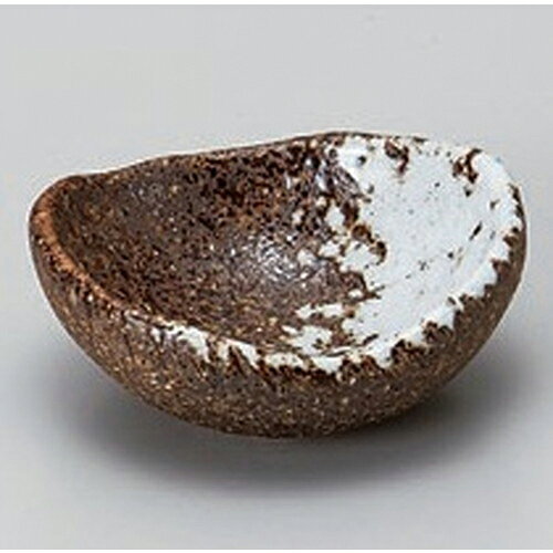 [商品名]　白吹楕円珍味[素材]　陶磁器[寸法]　[ 5.7 x 5.1 x 2.4cm 43g ]お店からご自宅まで、季節を問わず、様々なシーンでご利用いただける商品です。[ 5.7 x 5.1 x 2.4cm 43g ] 一部の商品はメ...