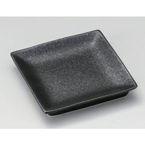 [商品名]　仙窯変黒S[素材]　陶磁器[寸法]　[ 10.3 x 10.3 x 1.7cm 128g ]お店からご自宅まで、季節を問わず、様々なシーンでご利用いただける商品です。[ 10.3 x 10.3 x 1.7cm 128g ] 一部...