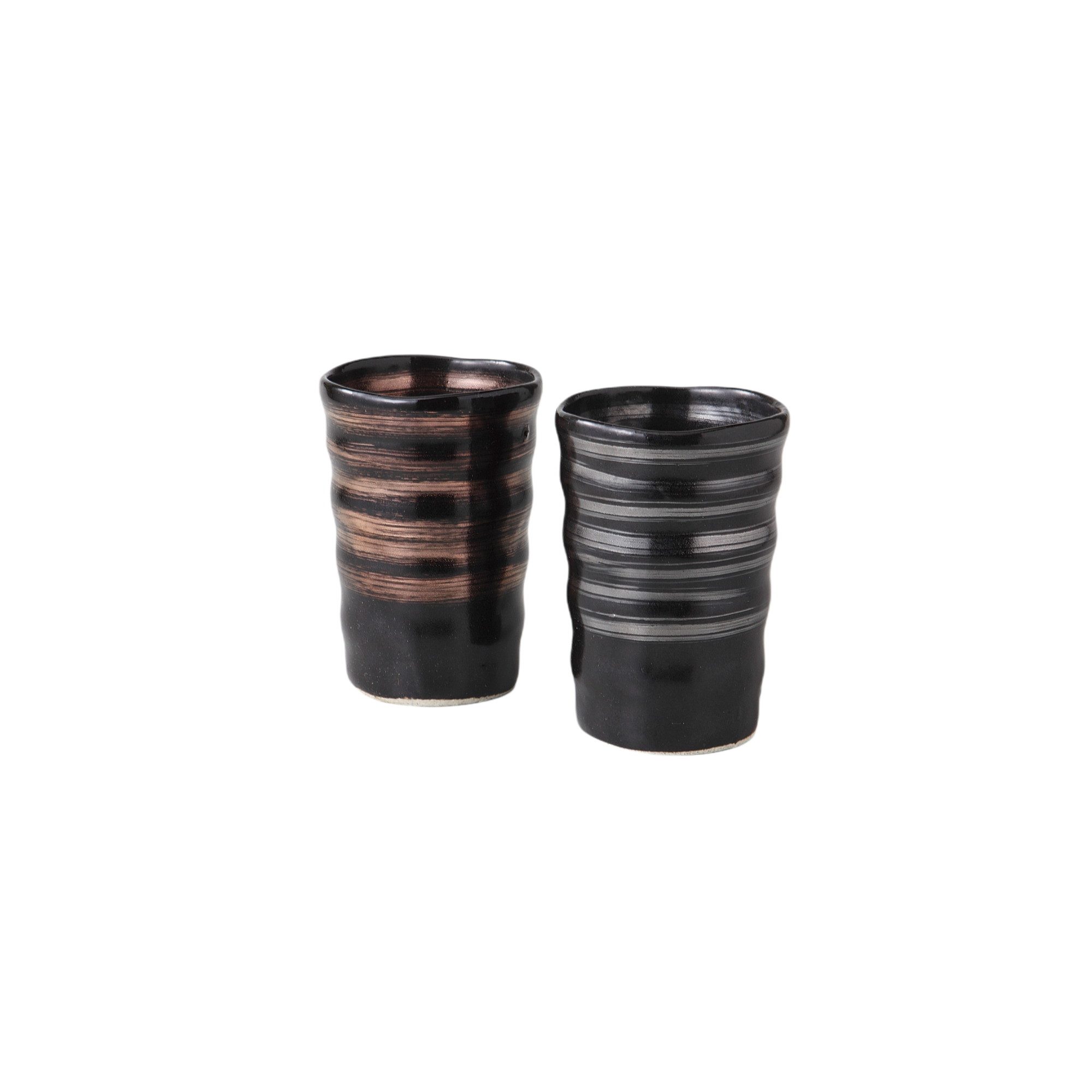 [商品名]カスリ金彩・銀彩ロクロ目フリーカップペア[素材]磁器[寸法]品：ロクロ目フリーカップ×2／φ7.2×10.5cm結婚式のお返し、母の日のプレゼント、退職祝いなど、さまざまな場面でご利用いただけるギフト用の商品です。陶器の専門問屋が...