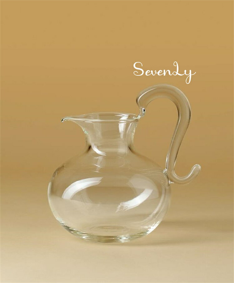 200mlのコンコンパクト設計（4×10cm）ながら、耐熱ガラス製で熱湯にも安心🌸 お茶を注ぐ「茶海」として、ワインを透き通す「デカンター」として、一つの器でふた役大活躍！ 職人の手吹きガラスが生む繊細な輝きが、おうちカフェ...